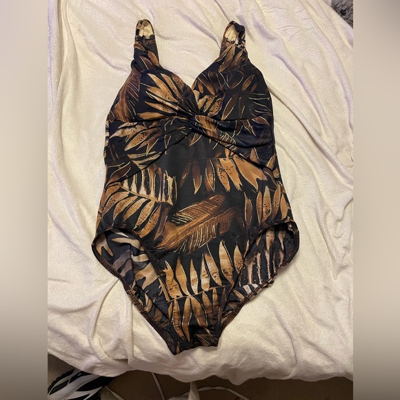 Miraclesuit | Swim | Miraclesuit Pandora Black And Tan Leaf Pattern ...